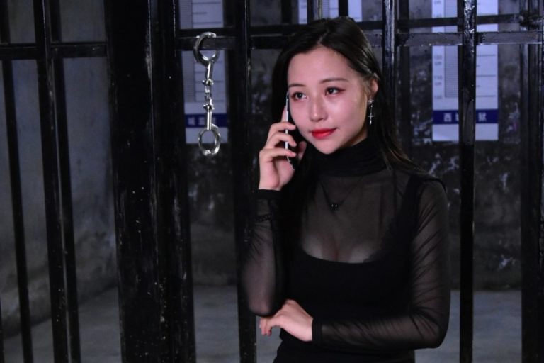 女囚写真集 (Female Prisoner Photos) – Fictitious Prison
