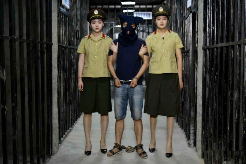 男囚写真集 (Male Prisoner Photos) – Fictitious Prison